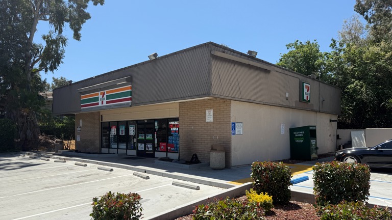 7-Eleven Convenience Store with Type-21 ABC License | For Sale in ...